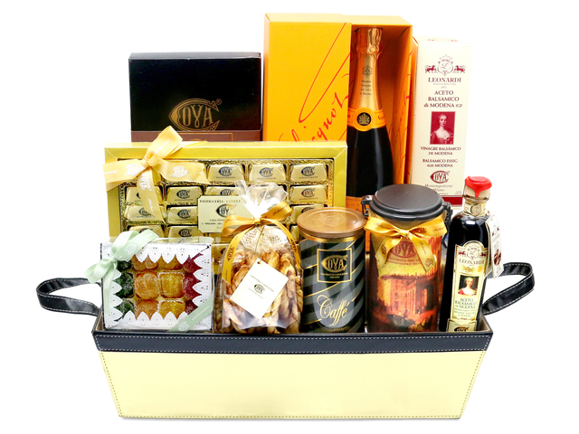 Wine n Food Hamper - luxury cova gift basket - L76601207 - Give Gift ...